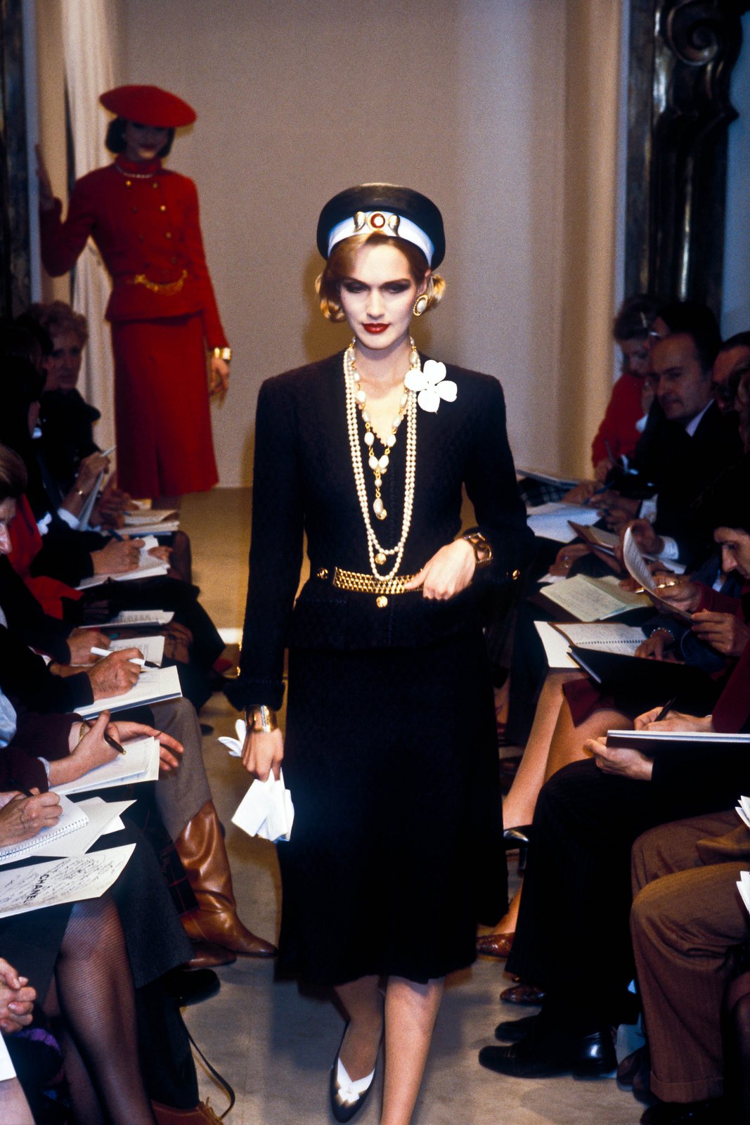 Fashion Classic: CHANEL Haute Couture Fall/Winter 1982 | Lipstick Alley