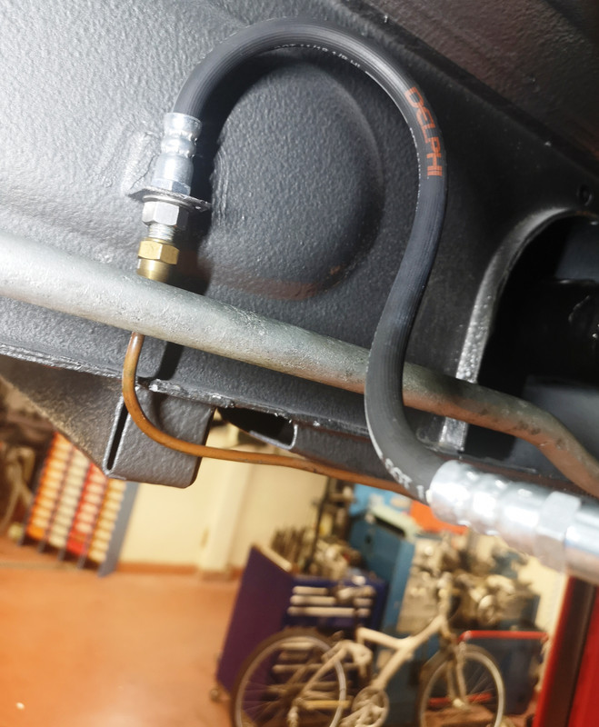 Brake line routing - The 'E' Type Forum