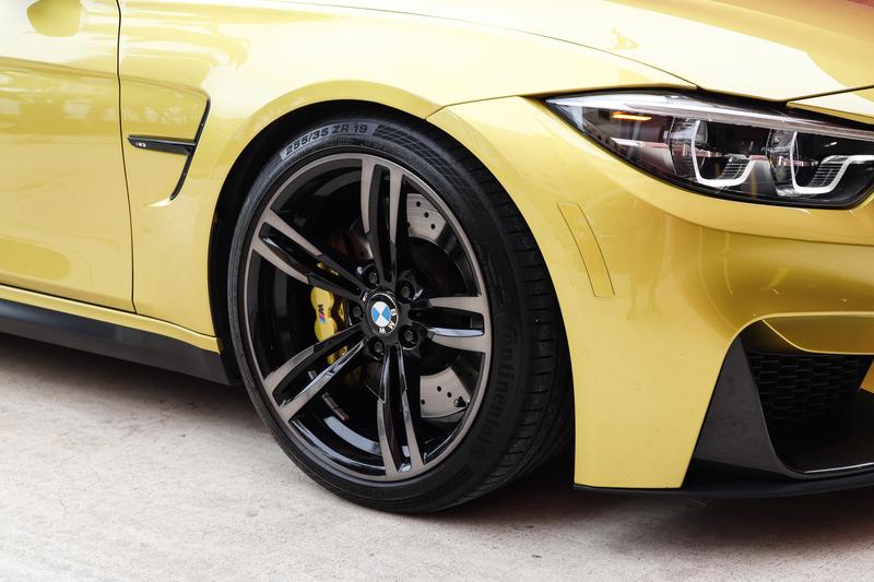 Austin Yellow on Top of Austin Yellow (Heavy in Photos)