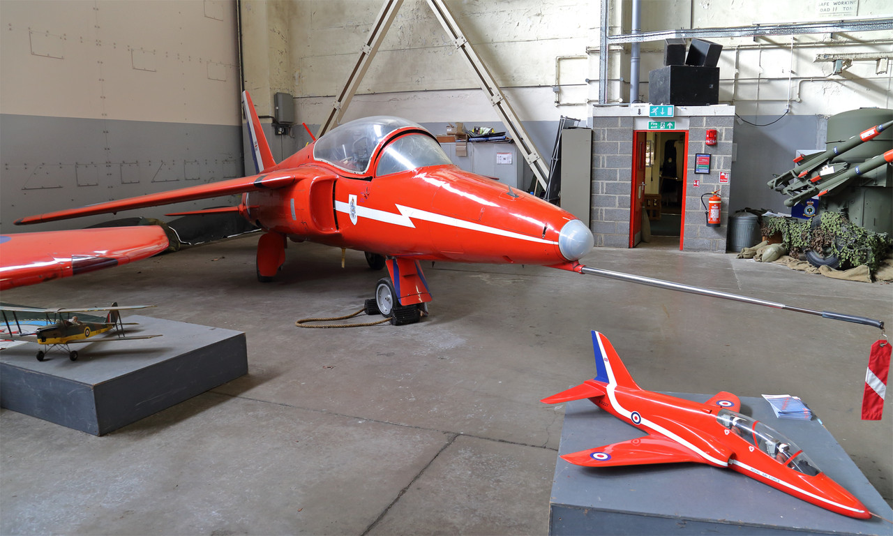 XR571 200306 — Postimages