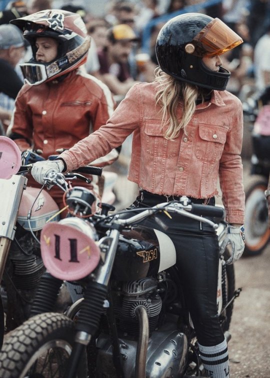 Vintage trophy girls - Britbike forum