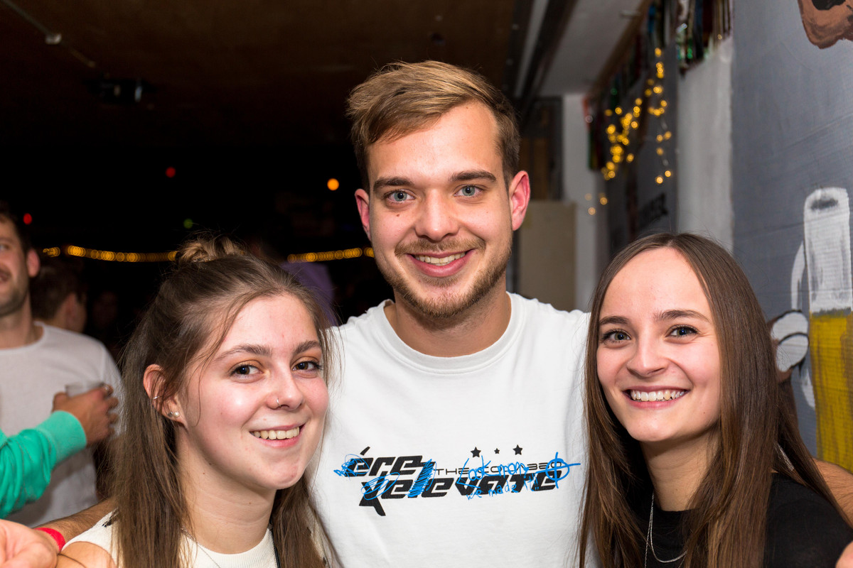 QW4B0808 — Postimages