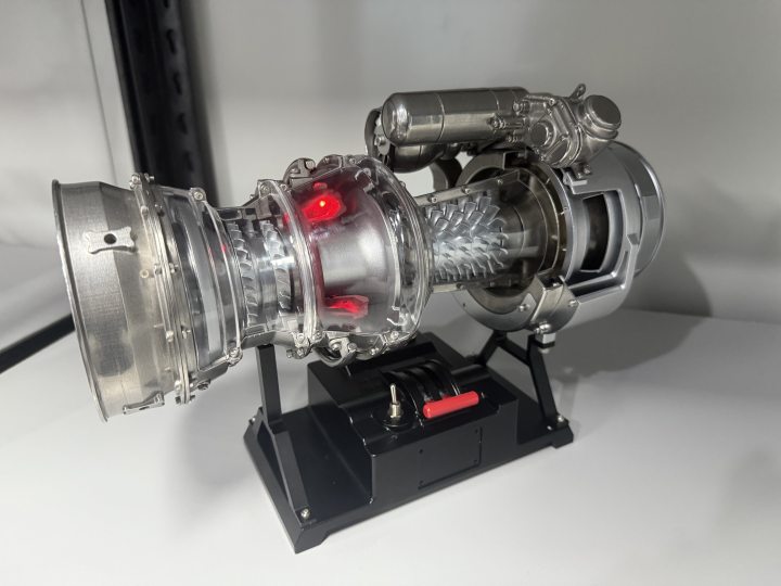 3 Hours, 470+ Parts, and a Working T700 Engine on My Desk - Ready for ...