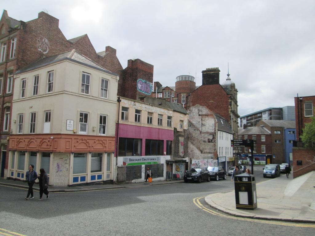 Cross Street, Kard Bar (Tragic fire cost Brian Sandells his life) Re ...