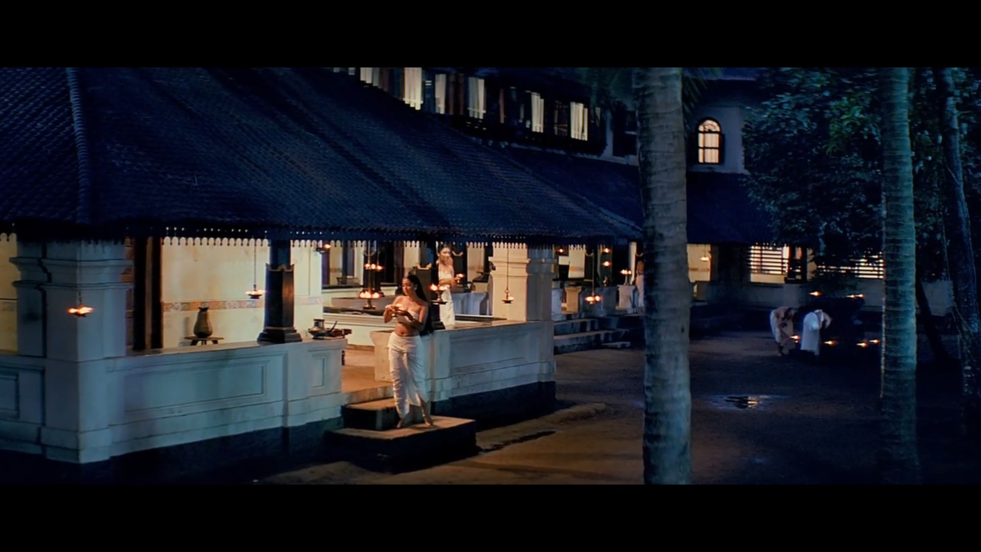 Kaniha and Padmapriya Hot Boobs and Open navel in tradtional dress ...