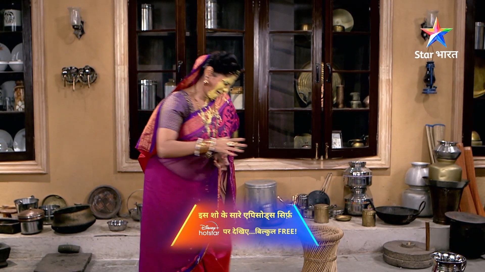 Chubby Sexy Aunty Big Navel Hole in transparent saree mp4 snapshot 00 34 686 — Postimages