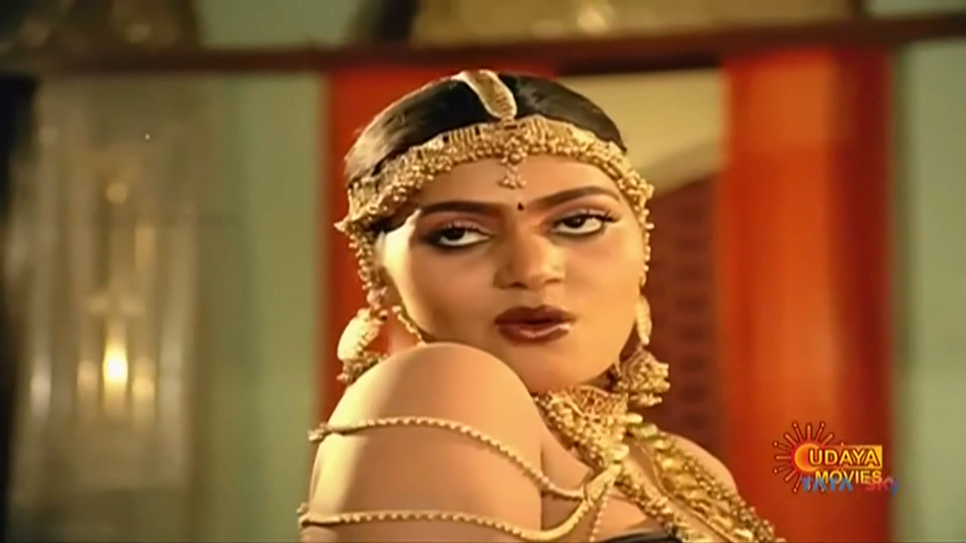 Silk Smitha Hot Song mp4 20221125 181158 782 — Postimages