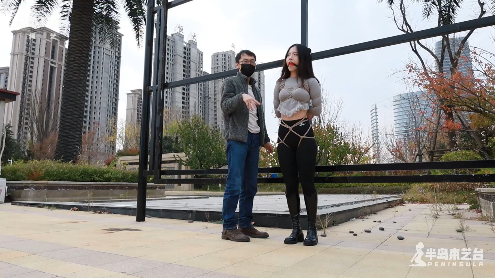 半岛束艺 楼盘烂尾，抓获售楼小姐一枚 海语 mp4 20221120 130450 667 — Postimages