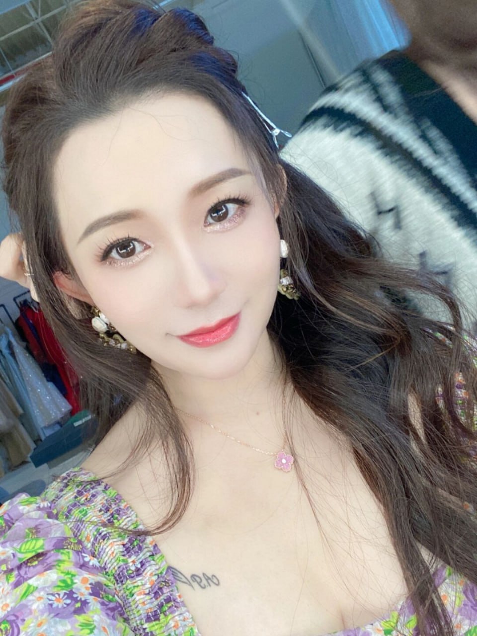 Alice — Postimages