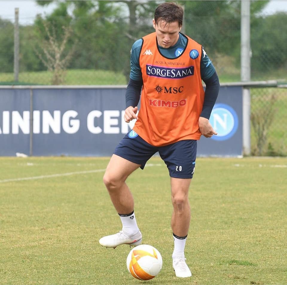 Co KBX5i Xg AAYn Qr — Postimages