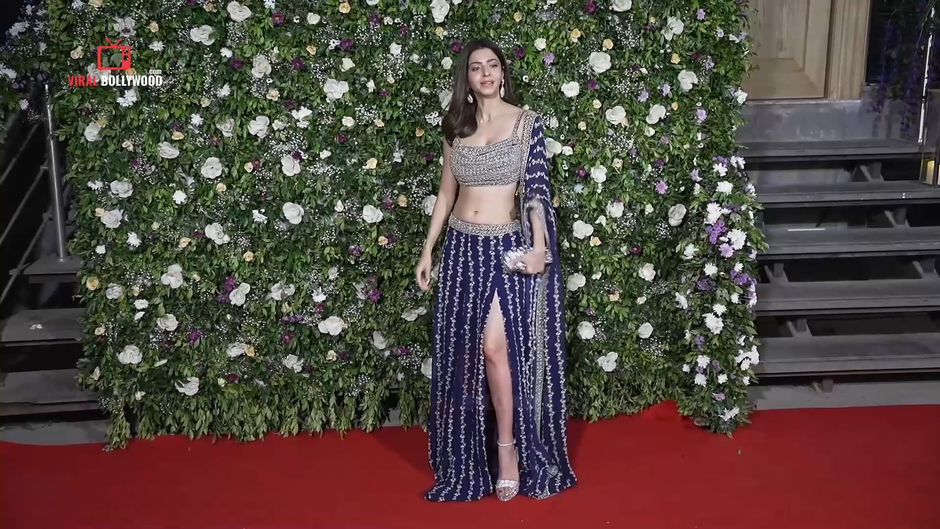 Hot Celebrities in Sexy outfits Arrive At Manish Malhotra Diwali Party mp4 snapshot 08 09 583 ...