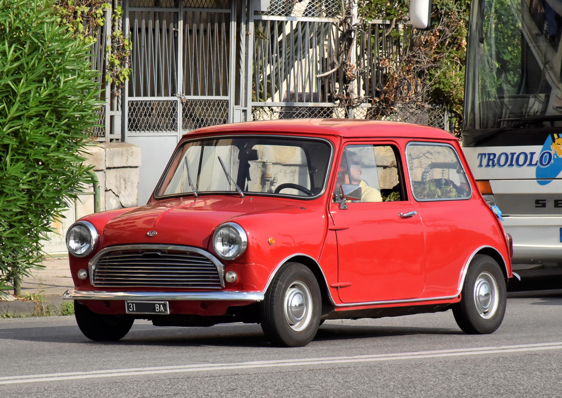 Galleria di Targhenere.net - : Innocenti Mini Minor MK1