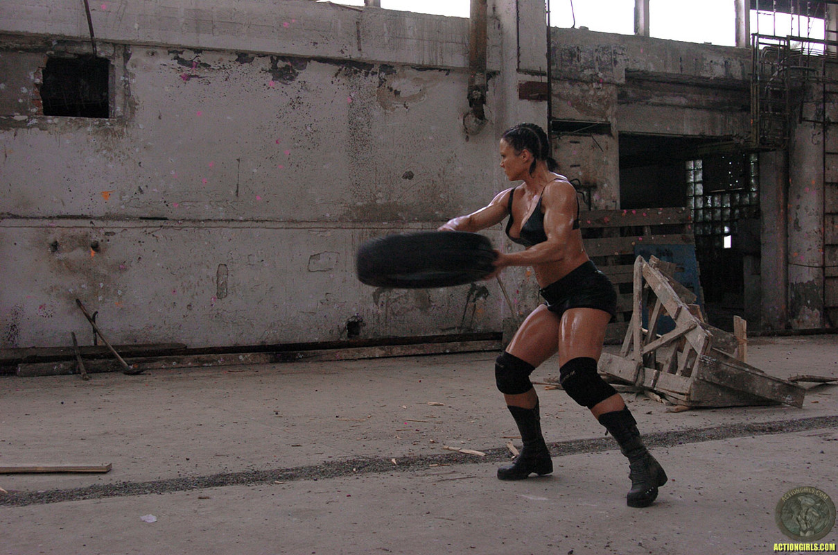 actiongirlslitatirethrow030 — Postimages