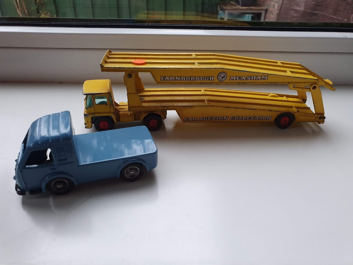 Renault car transporter 21 — Postimages