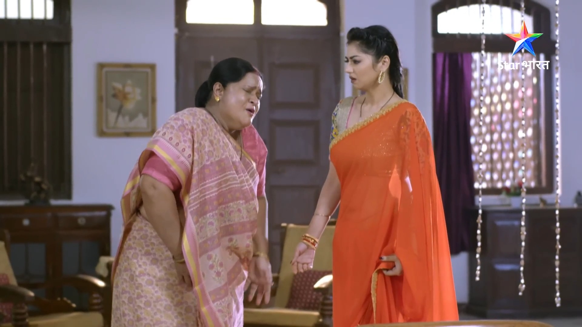 Reema Wohrah Sexy Busty boobs and navel in saree savdhaan india mp4 ...