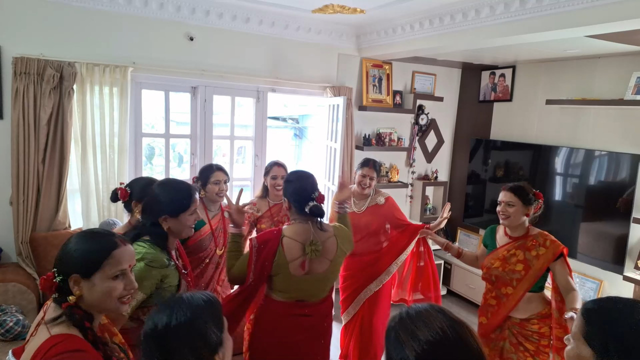 Hot Nepalis aunties in red saree mp4 snapshot 00 21 271 — Postimages