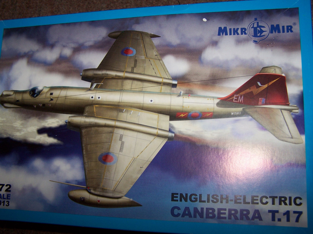 MikroMir 1/72 English Electric Canberra T17 (72-013) - - The Airfix ...