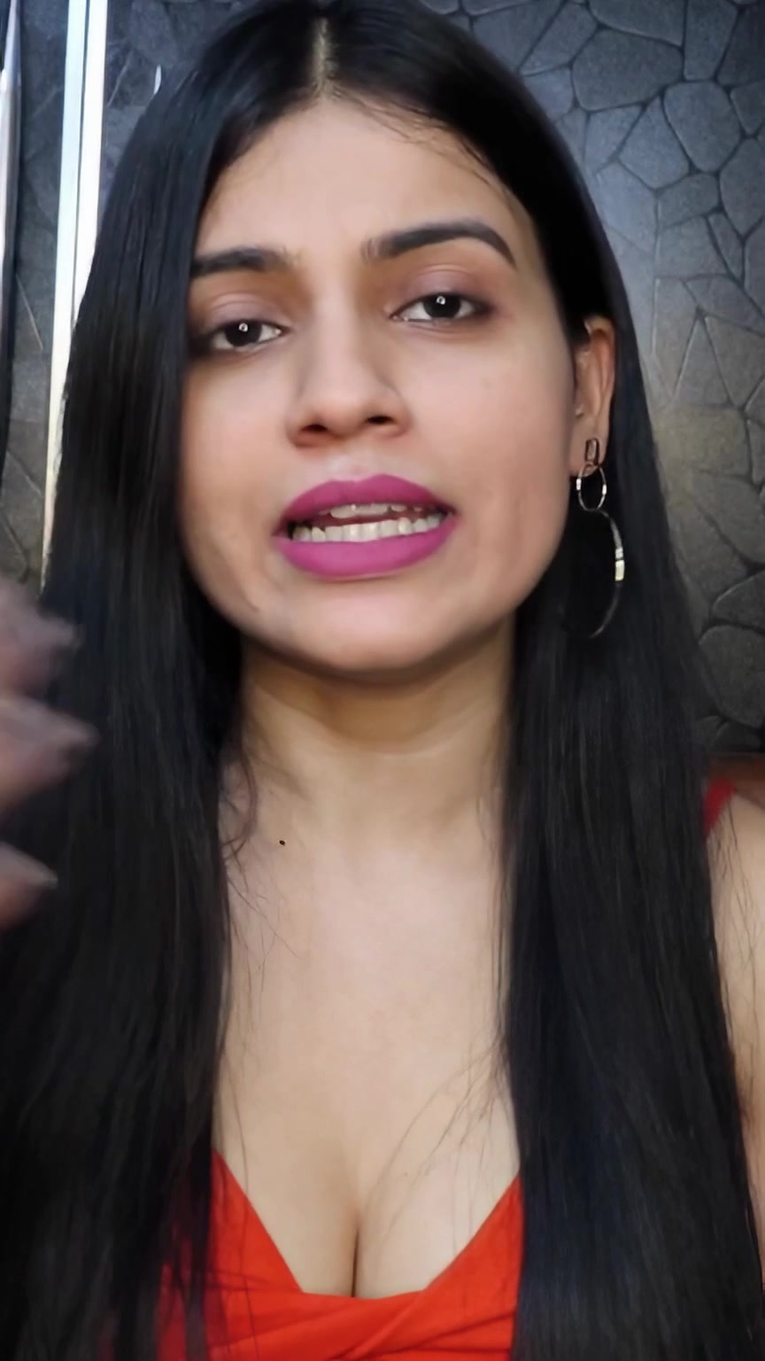 Nidhi Chaudhary Cleavage 017 — Postimages