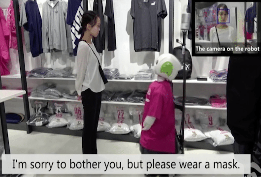 Robot Ini Ingatkan Pakai Masker dan Jaga Jarak