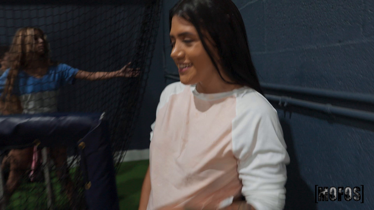 Alice Thunder Indoor Batting Cages MOFOS mp4 0026 — Postimages