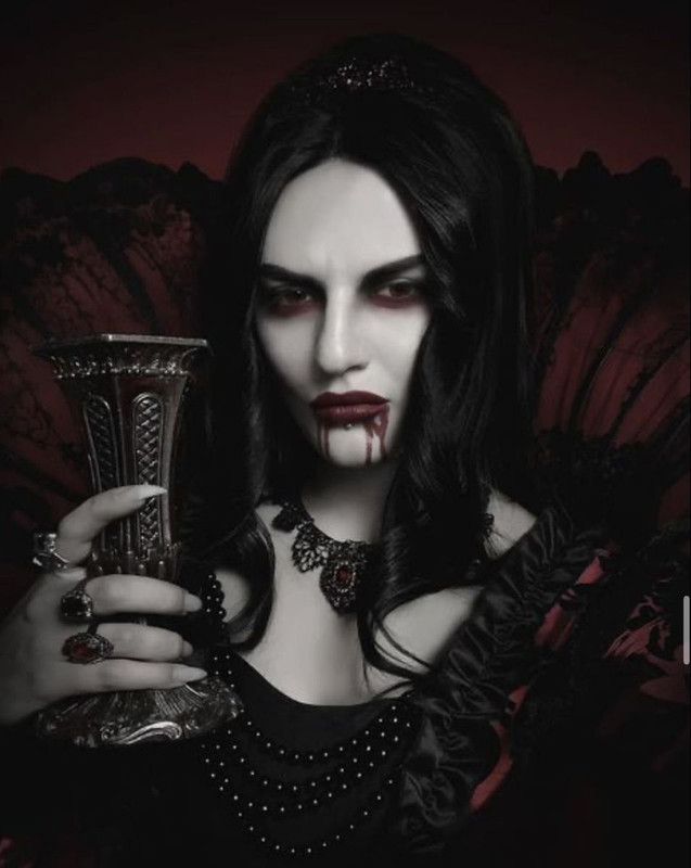 vamp drinking — Postimages