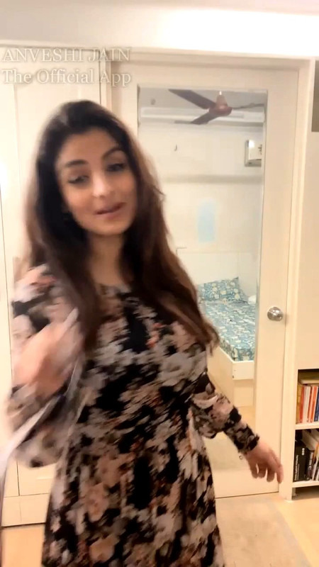 Anveshi Jain Live mp4 0004 — Postimages