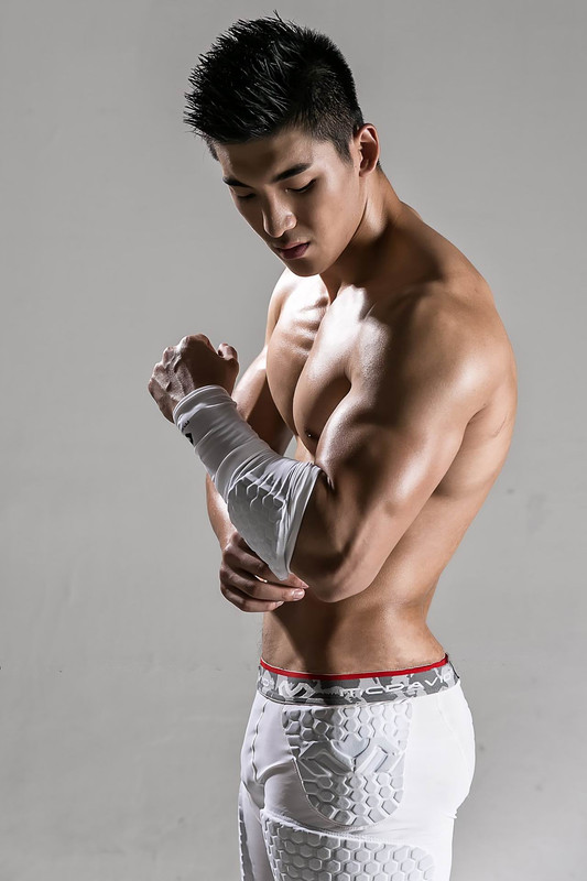 Body Builder 142 — Postimages