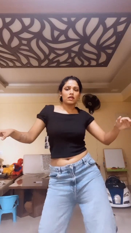 Avantika Mohan Sexy Navel mp4 snapshot 00 21 266 — Postimages