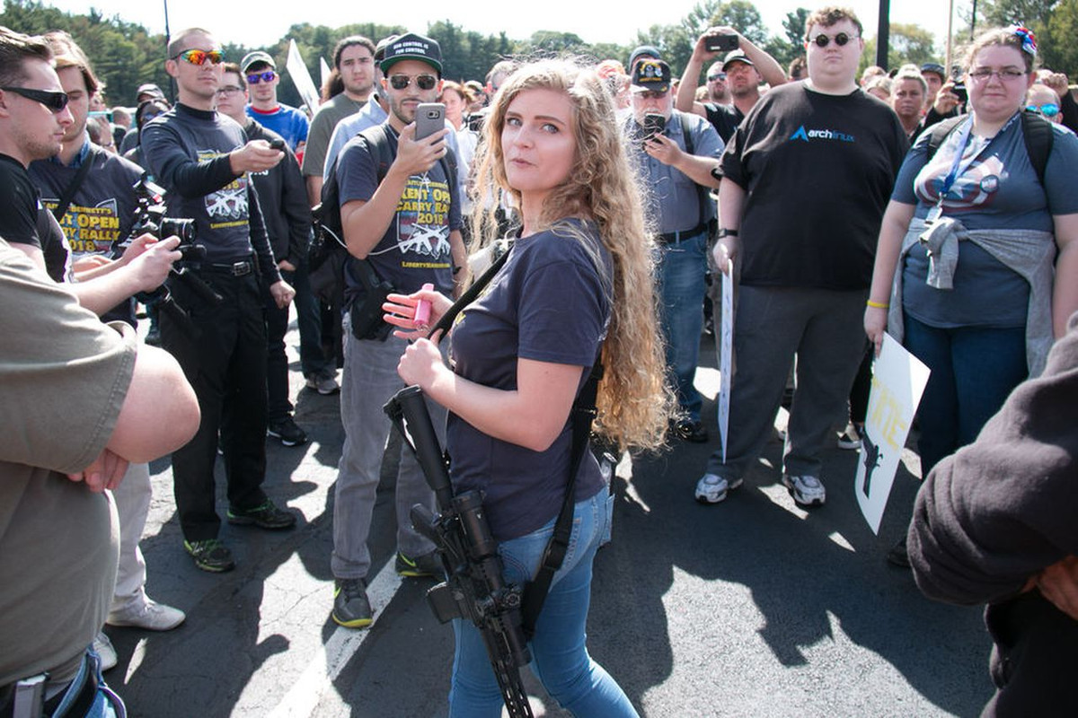 Kent State 'gun girl' Kaitlin Bennett was chased off by hundreds of ...