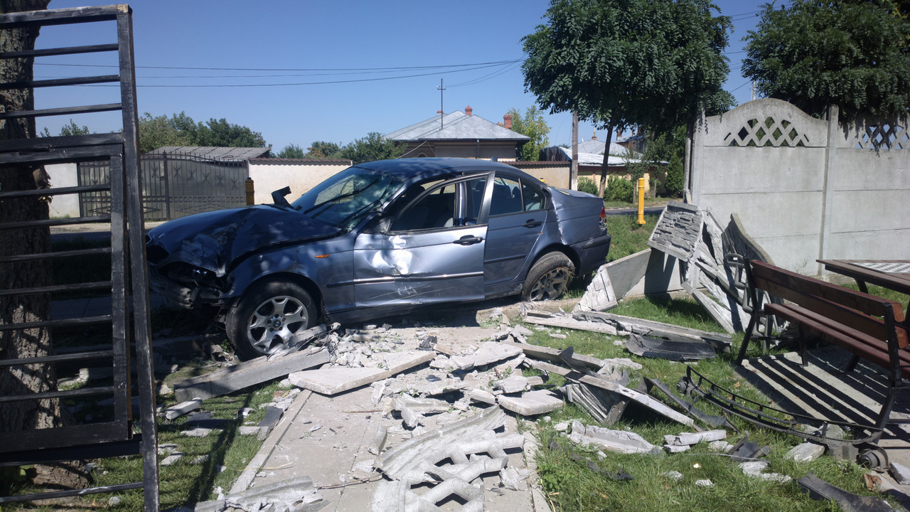 2016 08 27 3119 accident bmw — Postimages