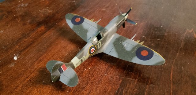 Academy Spitfire XIV - The Unofficial Airfix Modellers' Forum