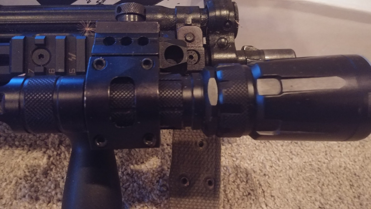 Weapon light for MP5 with vertical grip | HKPRO Forums