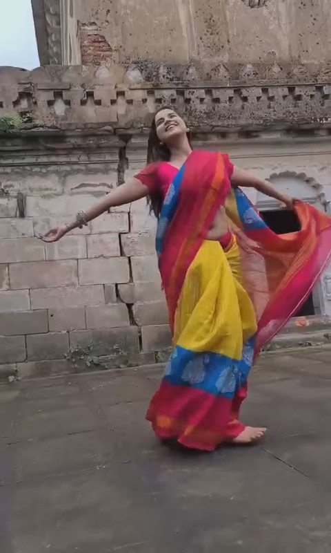 Jolly Bhatia Sexy navel show in red and yellow saree mkv snapshot 00 28 ...