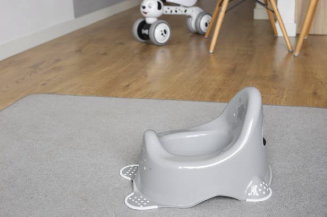 Why do Toddlers Play with their Poop - TheOmniBuzz