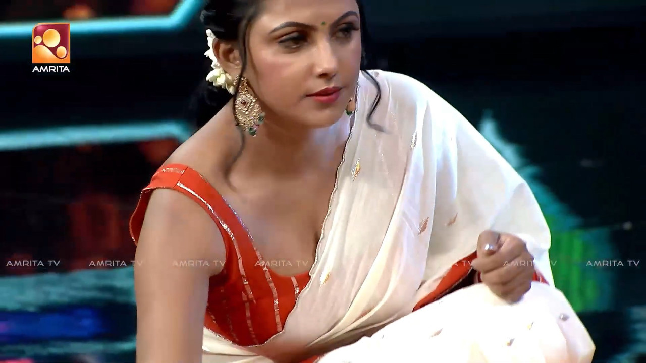 Alina saumya big boobs cleavage in onam outfits mp4 snapshot 00 11 685 — Postimages