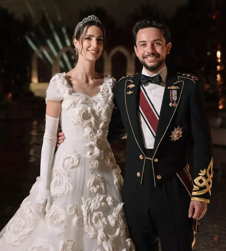 c44c4e5a13ff2d1fcac7799883444bdb (1) — Postimages