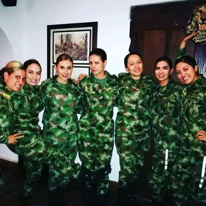 EJC FEM6967986 — Postimages