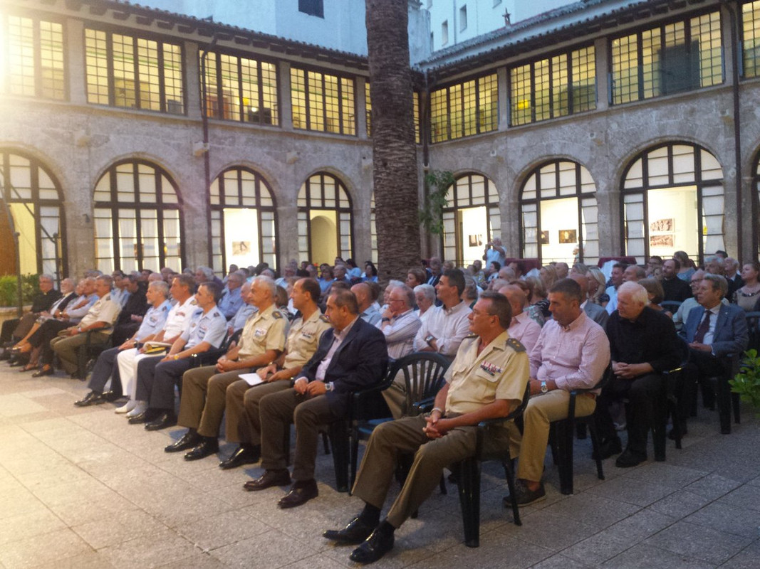 DJt Ee Xz Xc AA3kk L — Postimages