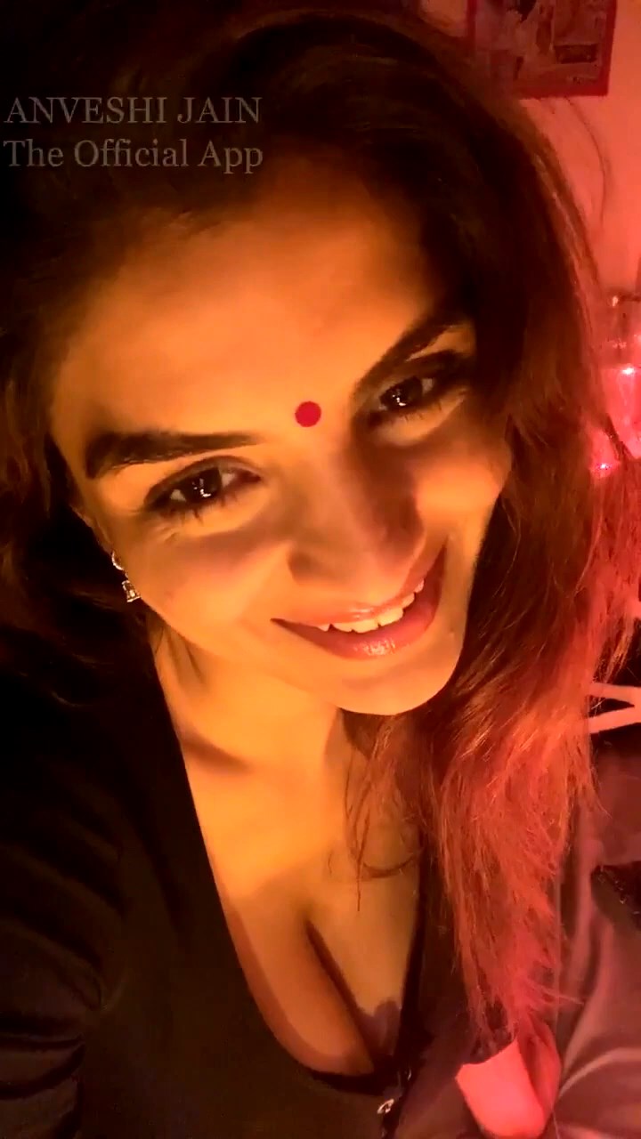Anveshi Jain Live mp4 0023 — Postimages