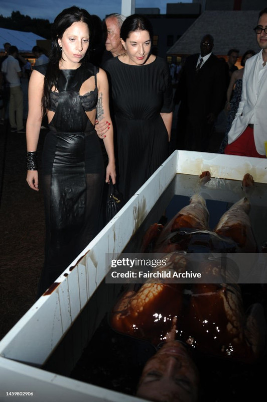 Lady Gaga around "performance art" Human Sacrifices by Marina Abramovic ...