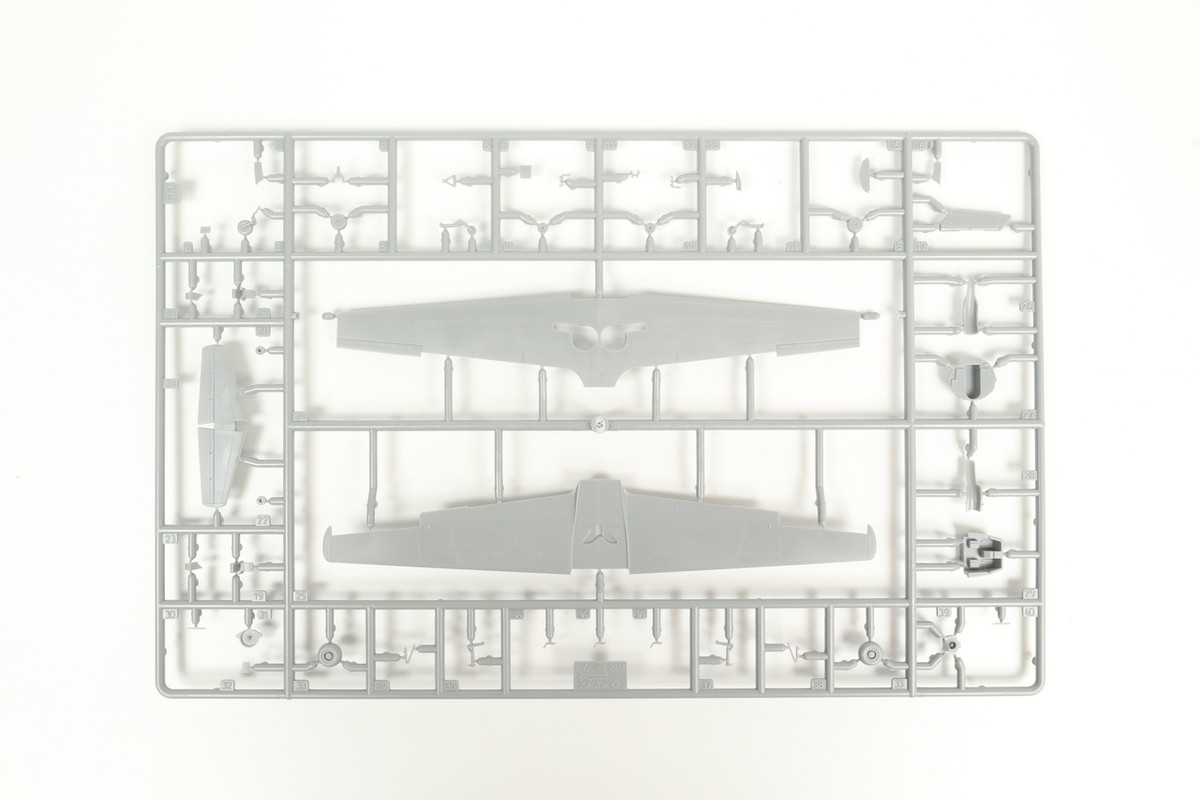 1/144 - Yakovlev Yak-40 "Codling" by Zvezda - released - The ...