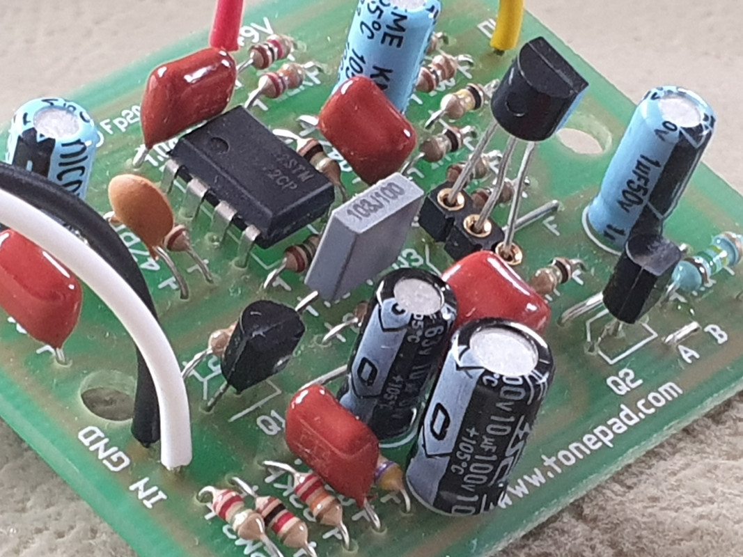 Callate 2 (MXR Gate)