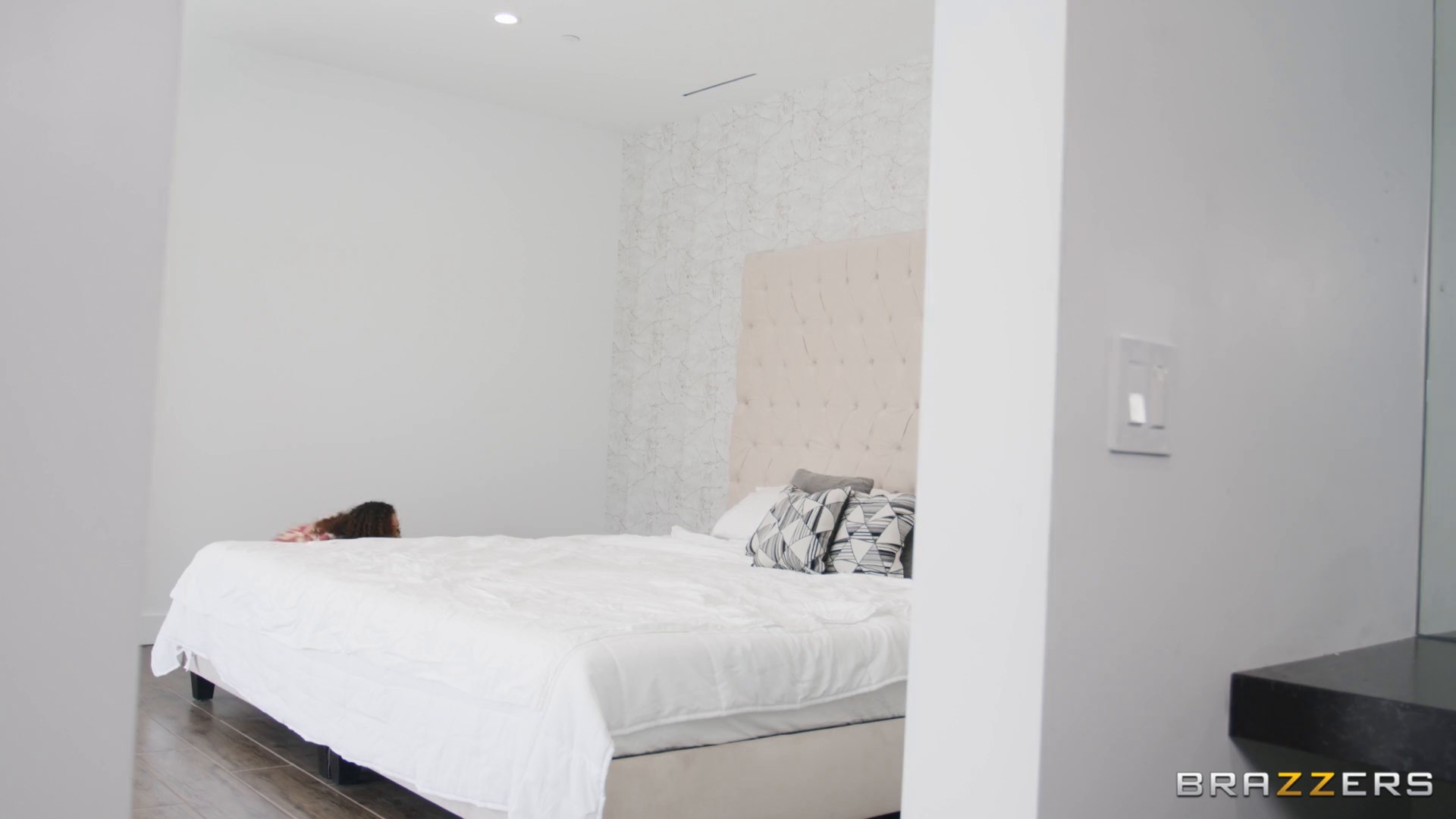 Scarlit Scandal Every Inch Counts BRAZZERS mp4 0003 — Postimages