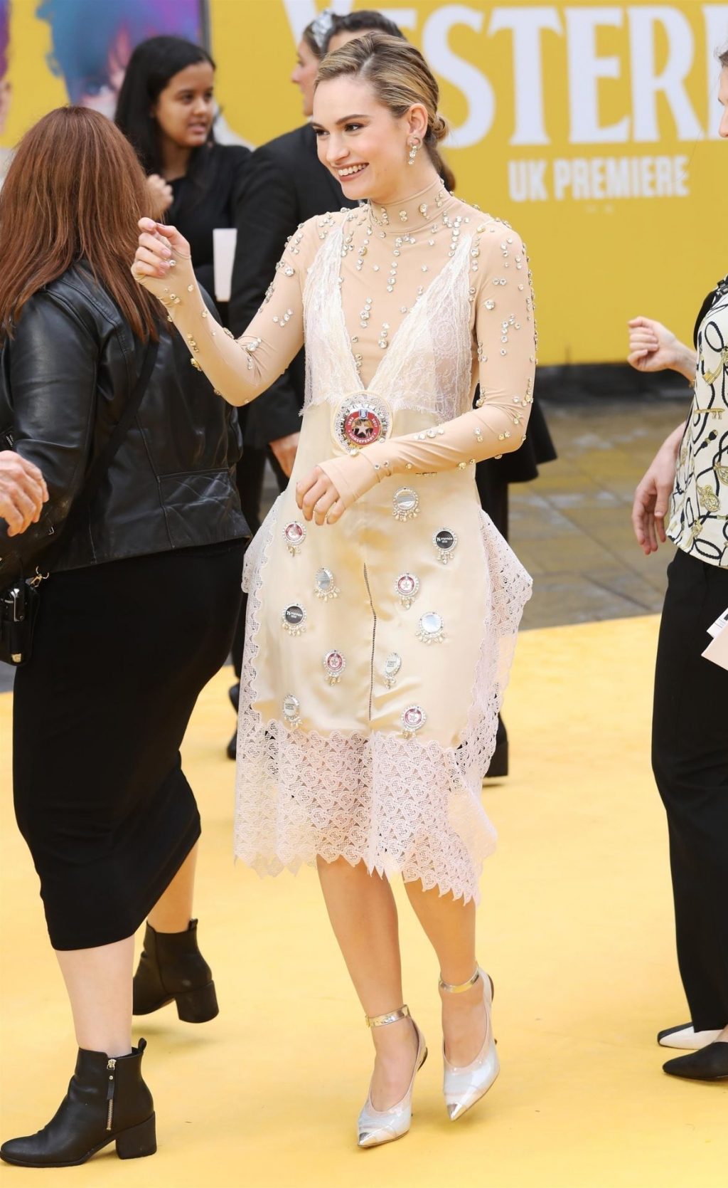 Lily James Upskirt STARS com 9 — Postimages