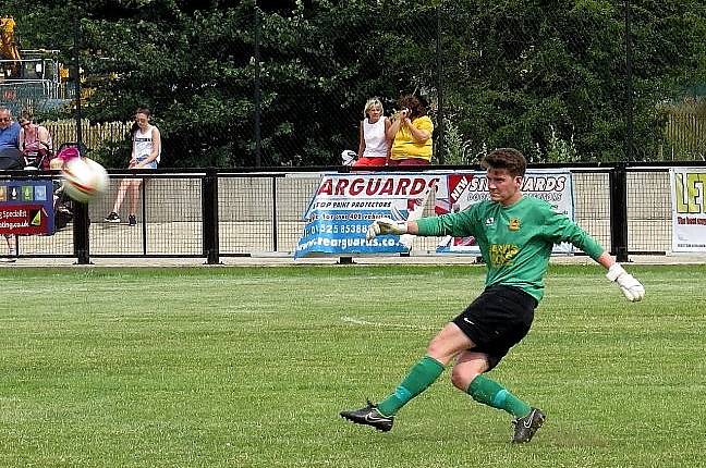 Jack Harding makes his 200th appearance for the Puritans