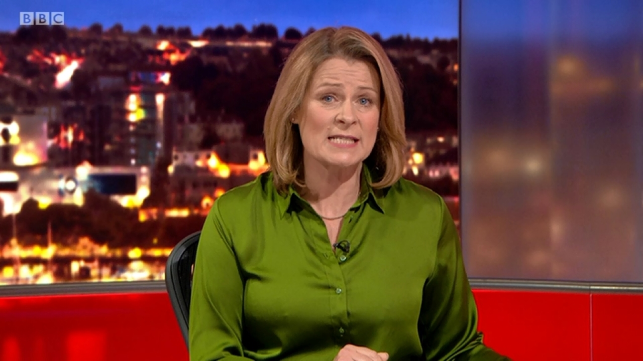 Spotlight Evening News 172 2020 11 26 m000pt4d original mp4 snapshot 10 ...