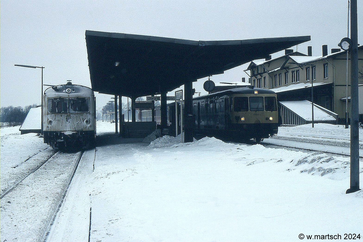 33 6518 b — Postimages