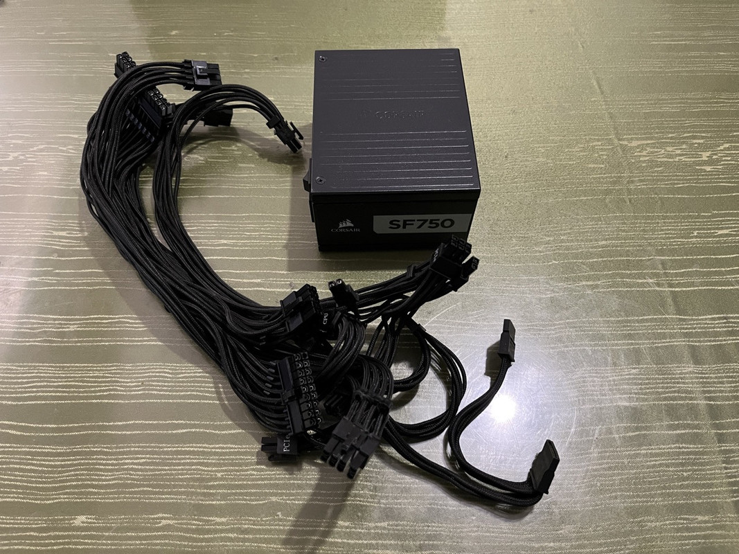Corsair SF750 2 — Postimages