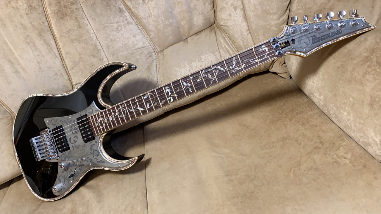 0044 C2 A2 AED2 4 DDA B709 35 EA202 FB065 — Postimages