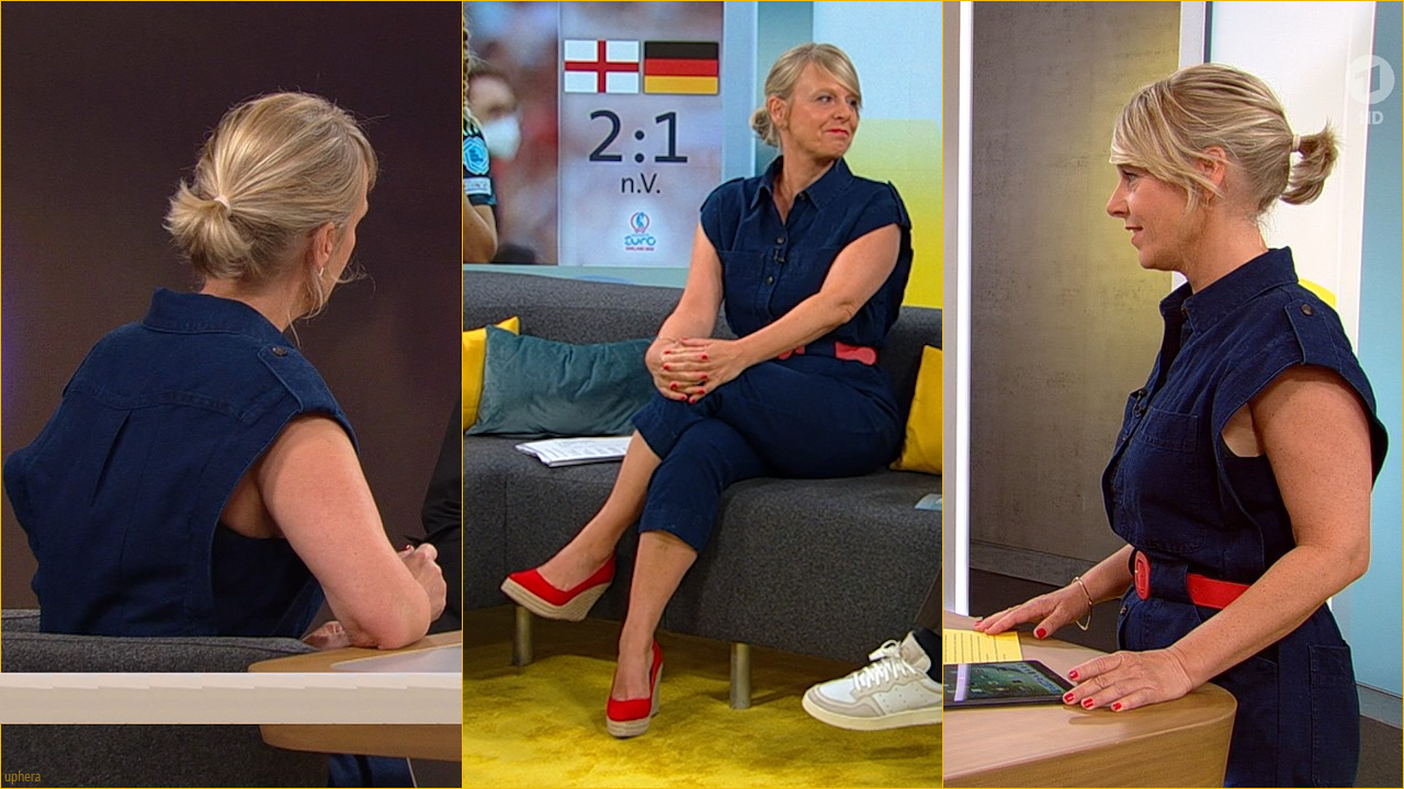 Julia Schöning Winters 20220801 01 — Postimages